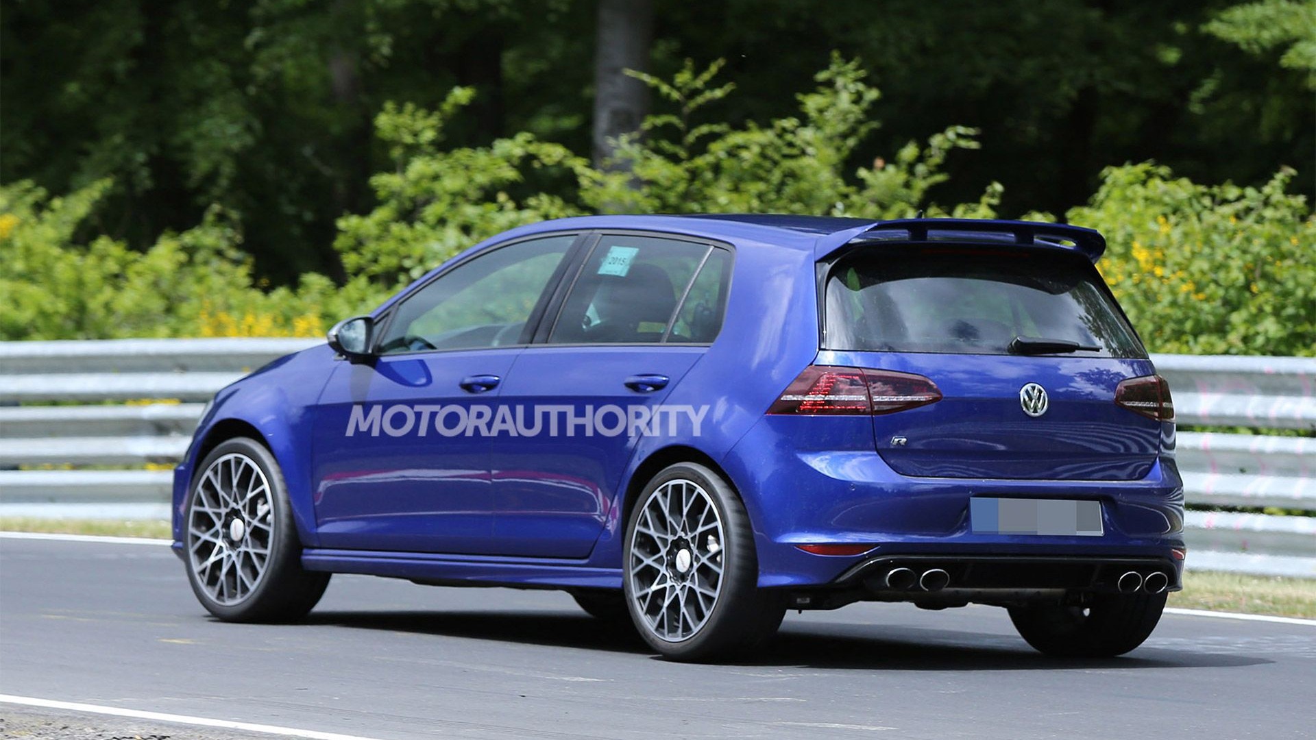 2017 Volkswagen Golf R 400 Spy Shots