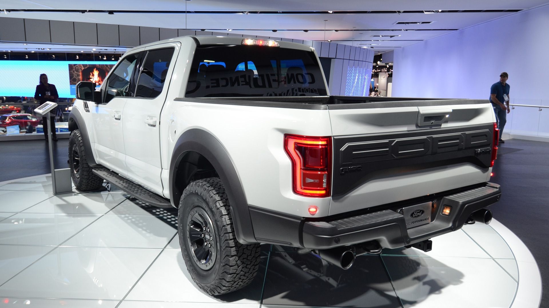 2017 Ford F-150 Raptor SuperCrew rolls into Detroit