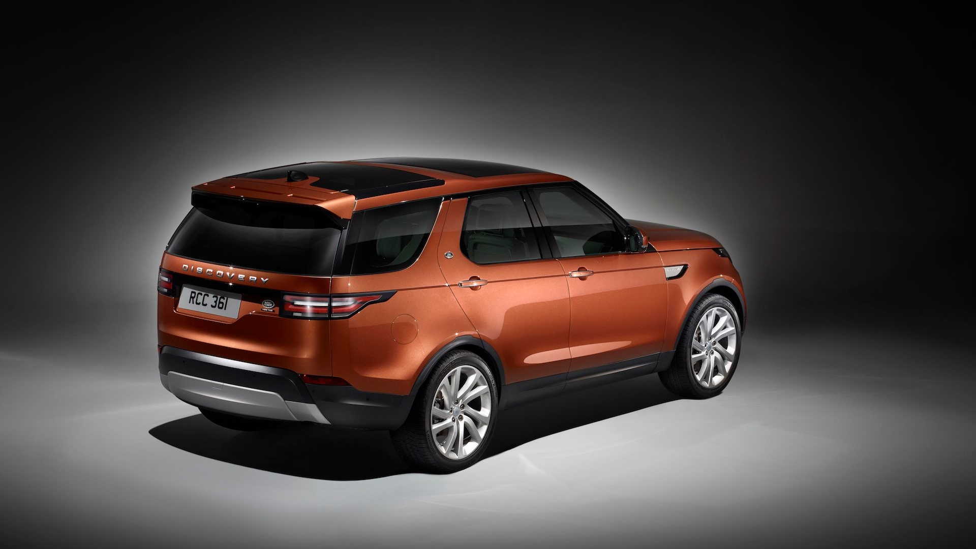 2017 Land Rover Discovery design and details video