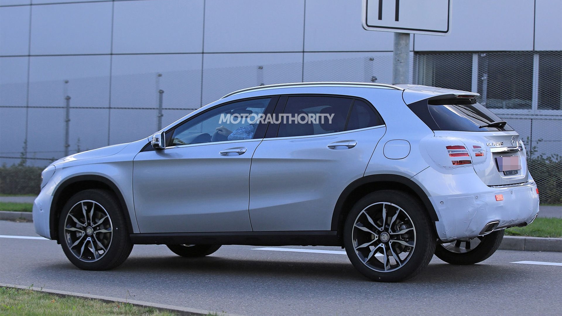 2018 Mercedes-Benz GLA spy shots