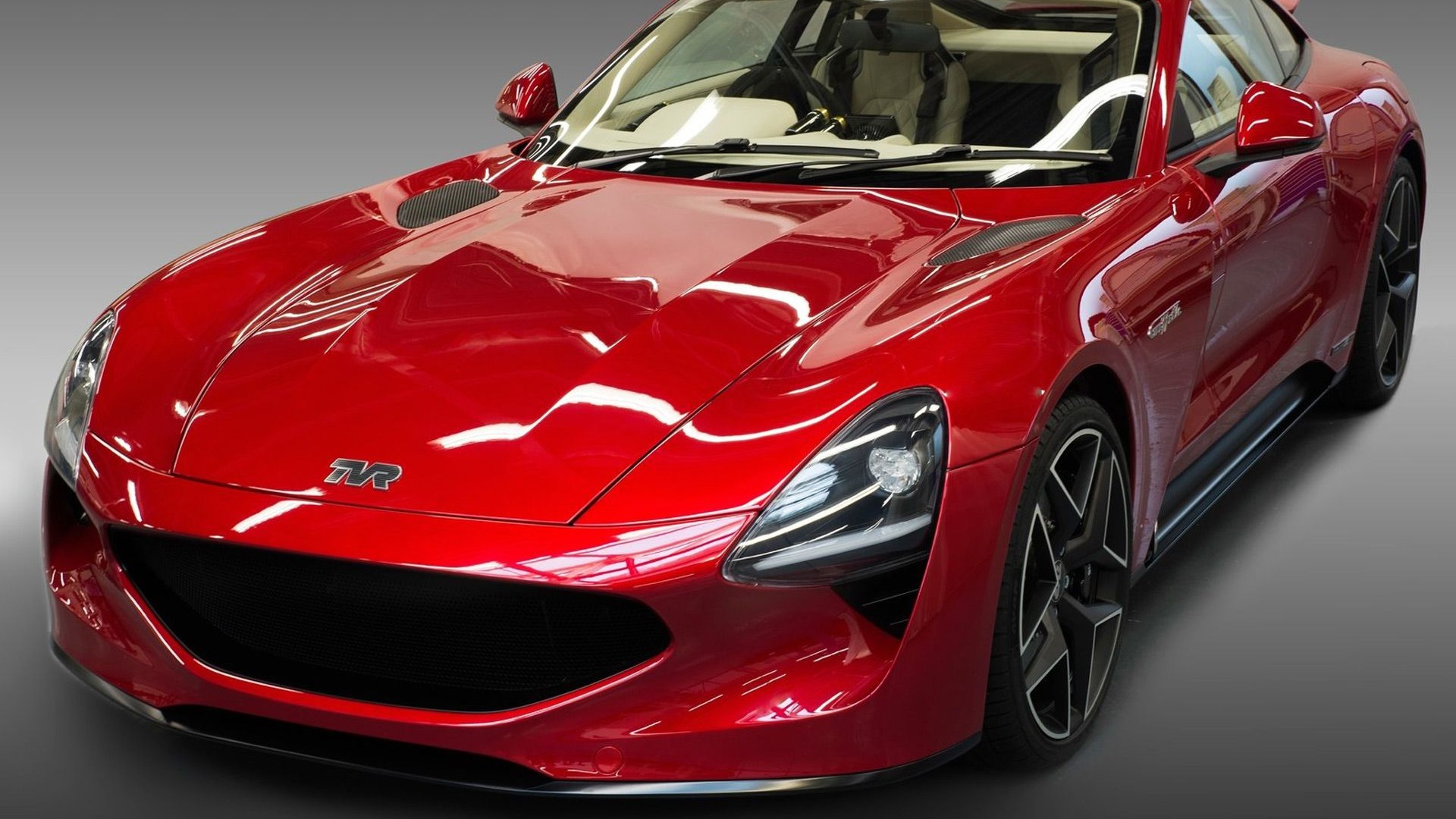 TVR returns with 500-horsepower Griffith sports car