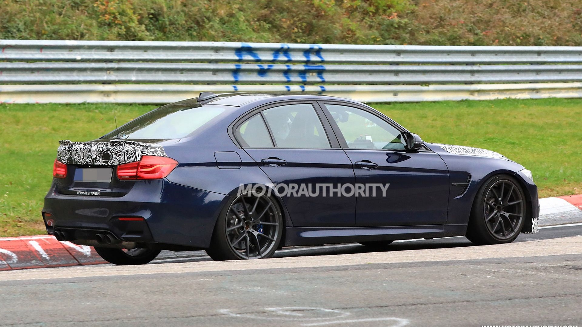 2018 BMW M3 CS spy shots and video