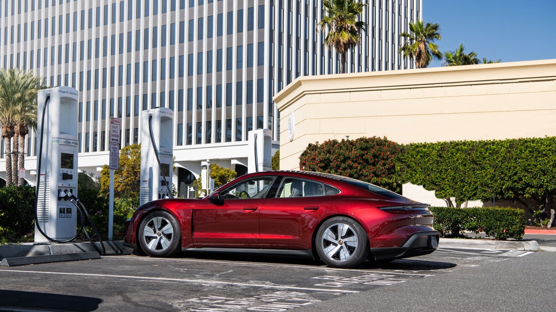 Electric Cars - Latest News and Upcoming EV Developments - Green Car ...