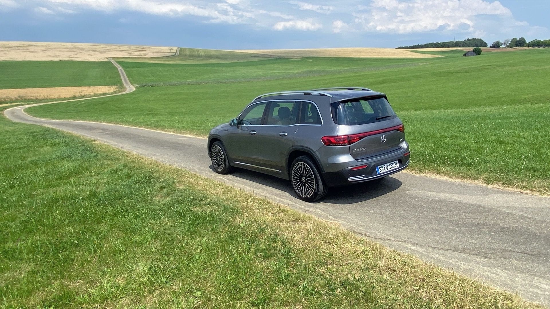 2022 Mercedes-Benz EQB electric SUV reminds us boxy is brilliant