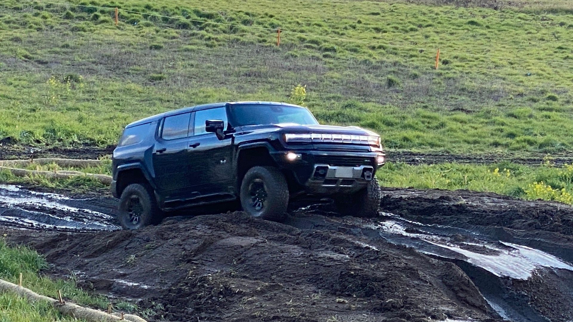 Review: 2024 GMC Hummer EV SUV shows off what can be
