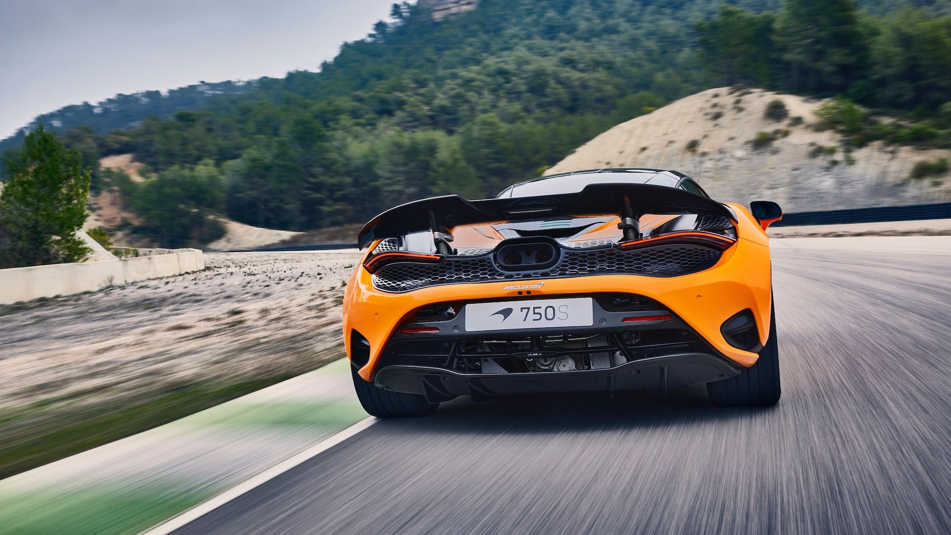 2024 McLaren 750S improves on 720S with more power, less weight, more tech