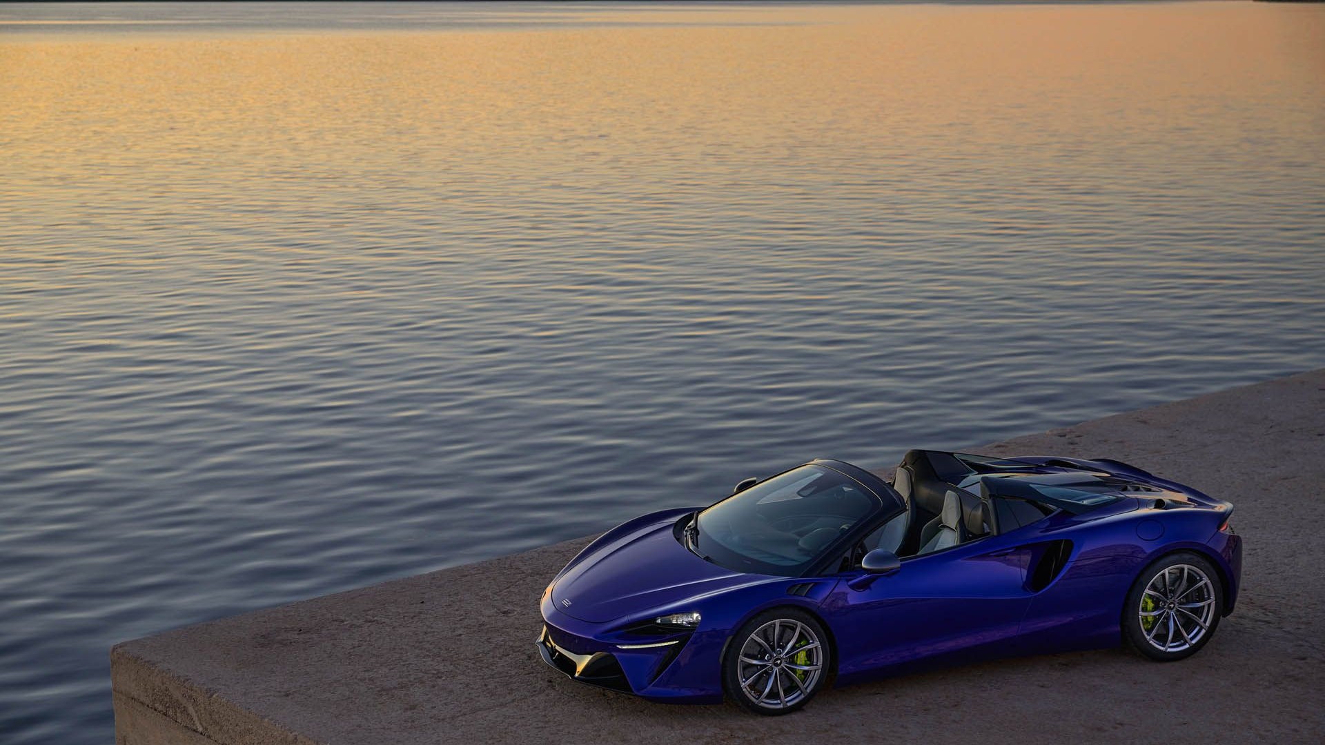 McLaren Artura supercar spawns open-top Spider