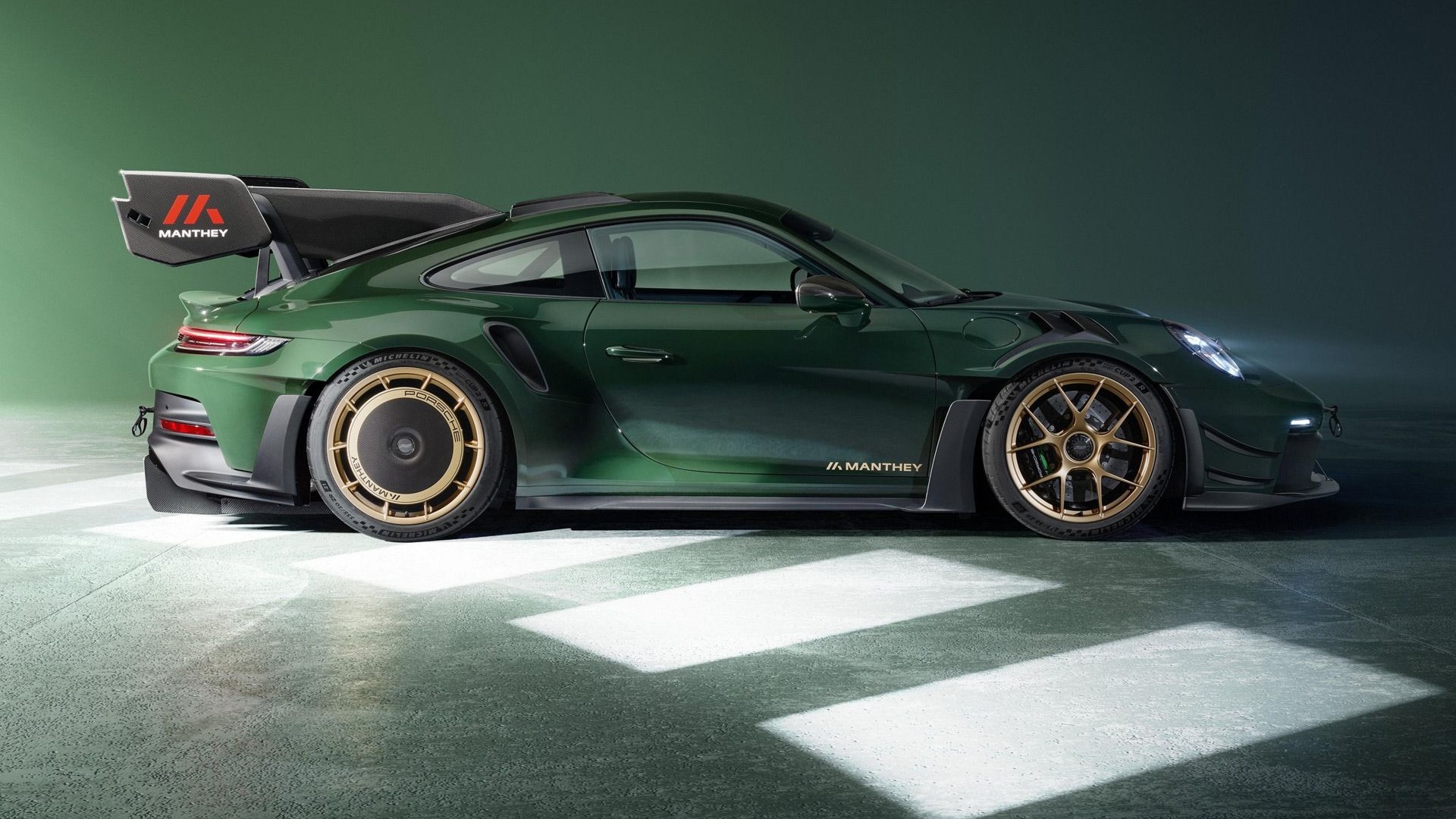 Manthey Kit for Porsche 911 GT3 RS deletes rear window, costs $116,160