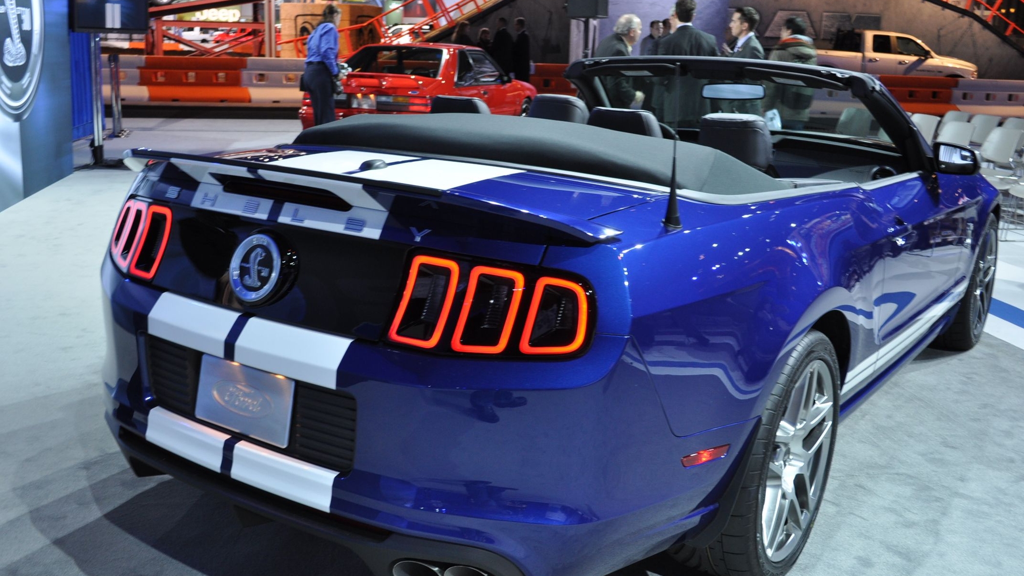 2013 Ford Shelby GT500 Convertible Live Photos: 2012 Chicago Auto Show