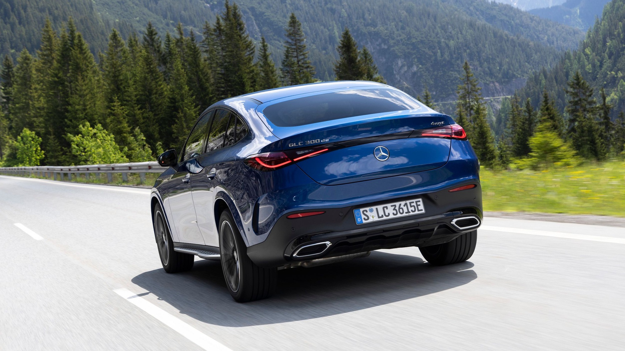 2026 Mercedes-Benz AMG GLC EV caught on video