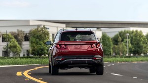 Preview: 2022 Hyundai Tucson goes long on screens and style, adds N ...