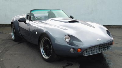 Al Melling working on V10-powered Wildcat