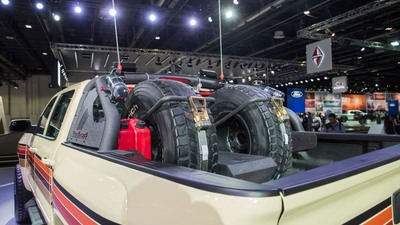 GMC Desert Fox Sierra concept truck is a retro off-roader