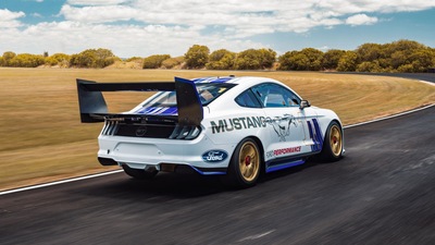 2019 Ford Mustang Australia Supercars racer roars in
