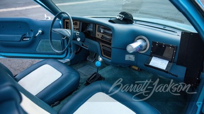 "Wayne's World" 1976 AMC Pacer sells for $71,500 at auction