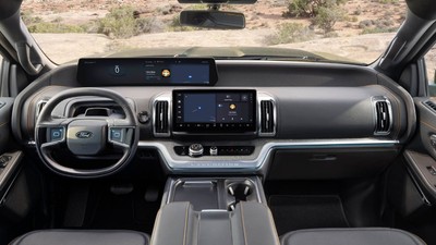 2025 Ford Expedition debuts with split tailgate for $63,695