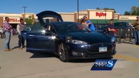 Minnesota Tesla Model S owners demonstrate their cars in Urbandale ...