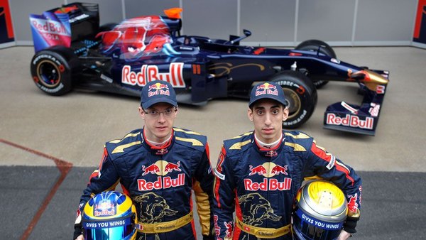 Scuderia Toro Rosso unveils the STR4 2009 F1 car