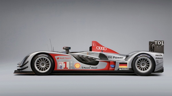 Photo update: up close and personal with Audi's R15 TDI Le Mans racer