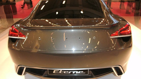 2010 Paris Auto Show: 2015 Lotus Eterne Live Photos
