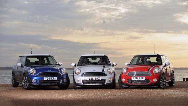 MINI Cooper London Debuts With Leaps And Bounds