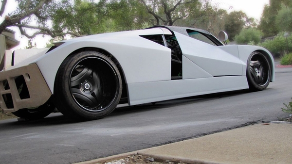 NVIDIA Artist Building Custom GT90 Supercar At Home