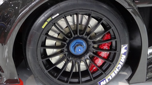 Gumpert Apollo Enraged And Apollo R Debut In Geneva