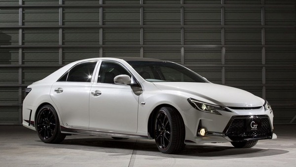 Toyota Previews Future Carbon Fiber Construction In Mark X Concept: Video