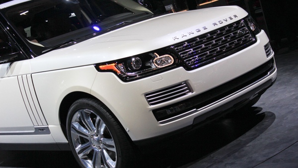 Land Rover Launches Long-Wheelbase Range Rover, Autobiography Black ...