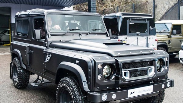 Kahn Design reveals Land Rover Defender-based Flying Huntsman 105 Longnose