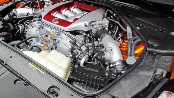 Nissan details how its GT-R engine is built: Video