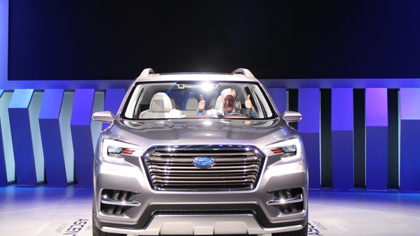 New Subaru Ascent aims to climb busy hill of crossover SUVs