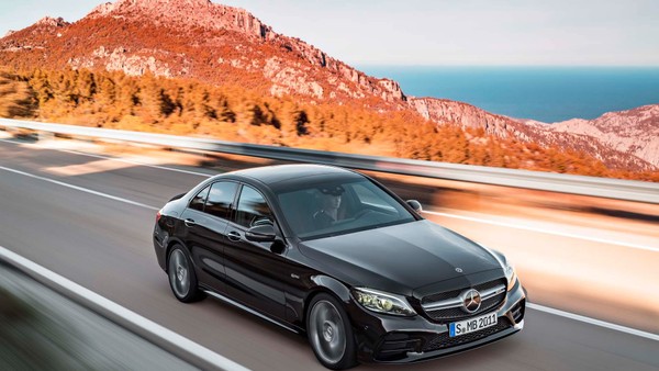 Refreshed 2019 Mercedes-AMG C43 sedan set for Geneva debut