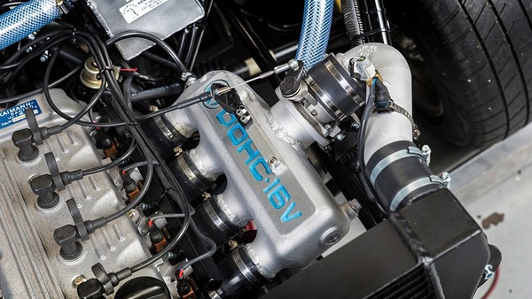Meet the crazy twin-engine Golf that VW used for its last Pikes Peak ...