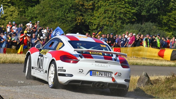 Porsche 718 Cayman rally car concept makes debut