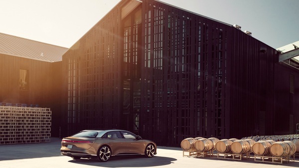 Lucid Air: EV-focused Pirelli tires help enable range, performance ...