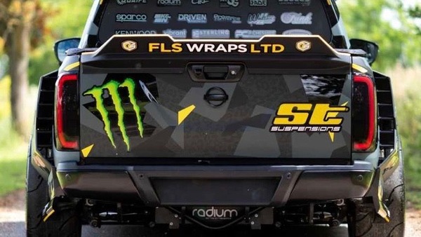 Nissan Navara-R is a pickup truck with a 1,000-hp GT-R heart