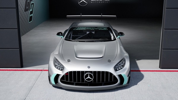 Mercedes-Benz AMG unleashes GT2 race car