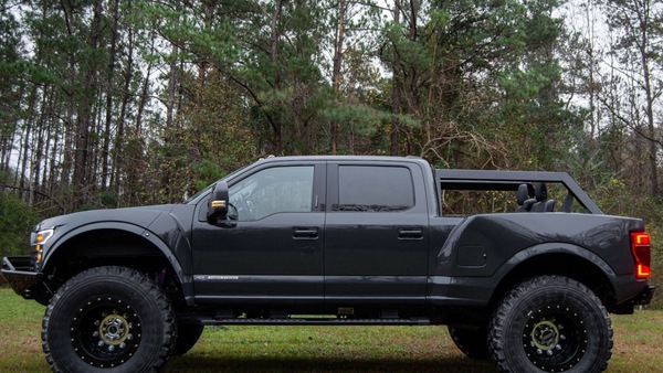 MegaRexx returns with 3-row MegaRaptor7 SUV