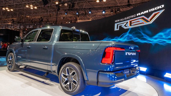 Deep dive: STLA Frame platform for electrified full-size SUVs and ...