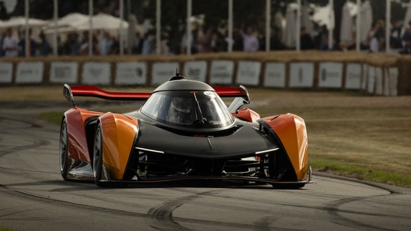 Watch the McLaren Solus GT and its screaming V-10 at Goodwood