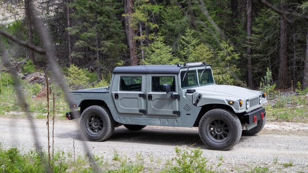 Cyber-Hummer EV aims for 300 miles of range with 1,000 hp for $98,900