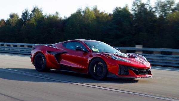 2025 Chevrolet Corvette ZR1 clocks top speed of 233 mph