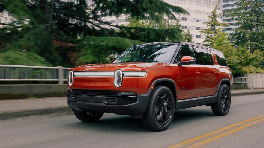 Rivian shows off R1T on- and off-road ability set with drive-mode ...