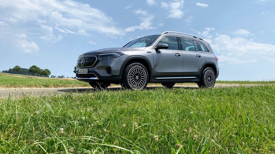 Volkswagen Passat HyMotion Hydrogen Fuel-Cell Vehicle Prototype: Brief ...