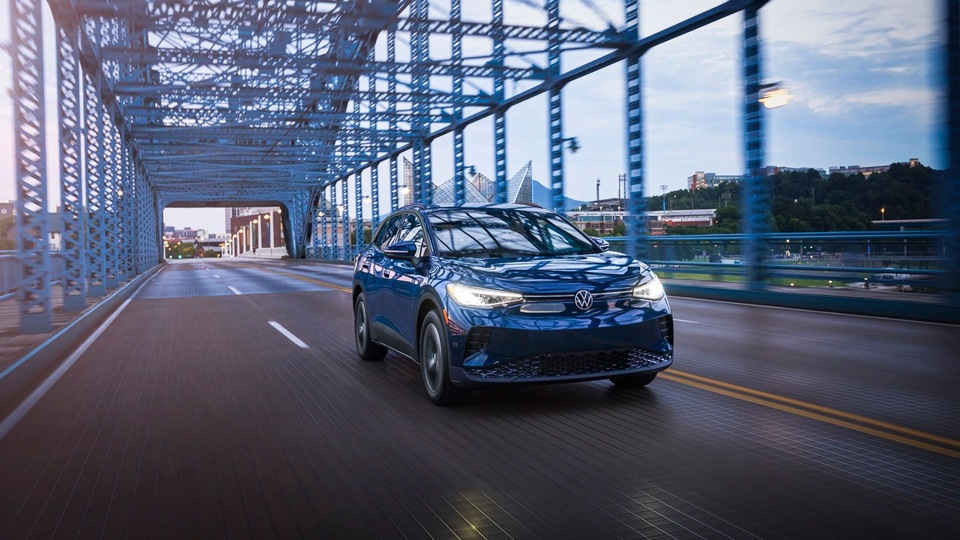 Tiny, Rare And Green: Cyclops II Shown At Amelia Island