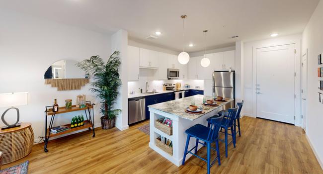 The Dacoma Apartments Reviews - Houston, TX | 3900 Dacoma Street | 4 ...