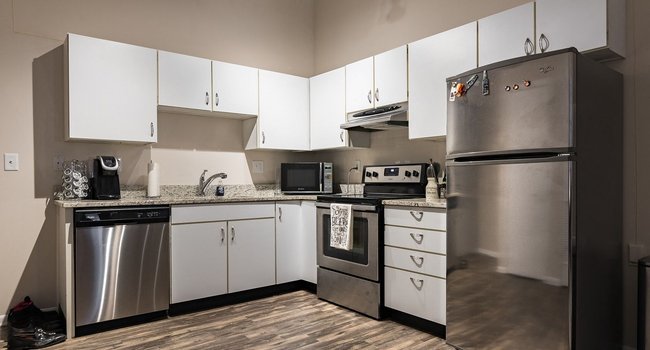 The Groton Lofts Reviews - Cincinnati, OH | 704 Race Street | 63 ...