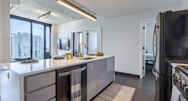 The M Seattle Reviews - Seattle, WA | 4700 Brooklyn Avenue | Apartment ...